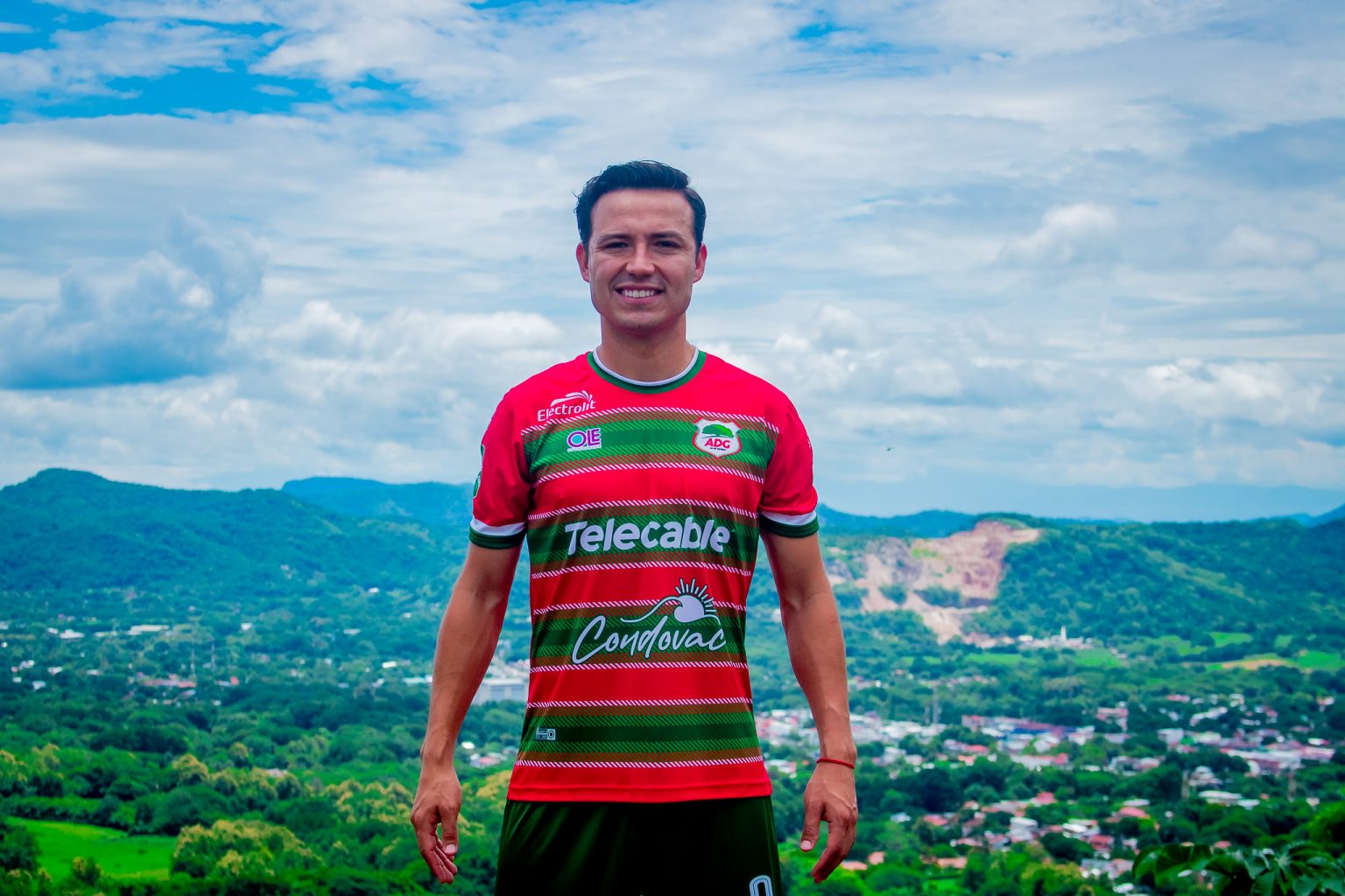 Mientras brilla en Costa Rica, el Cubo Torres le sigue el pulso a las ...