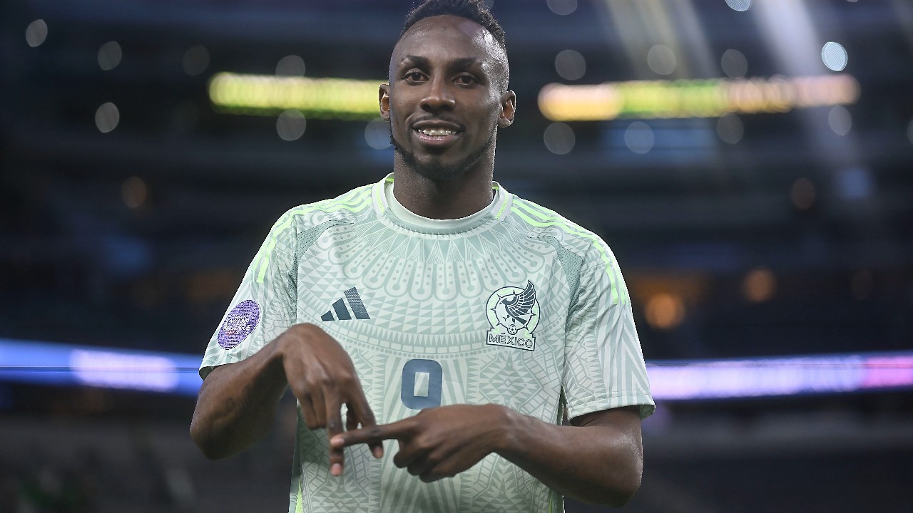 Julián Quiñones siente camiseta de Selección Mexicana y así lo demostró