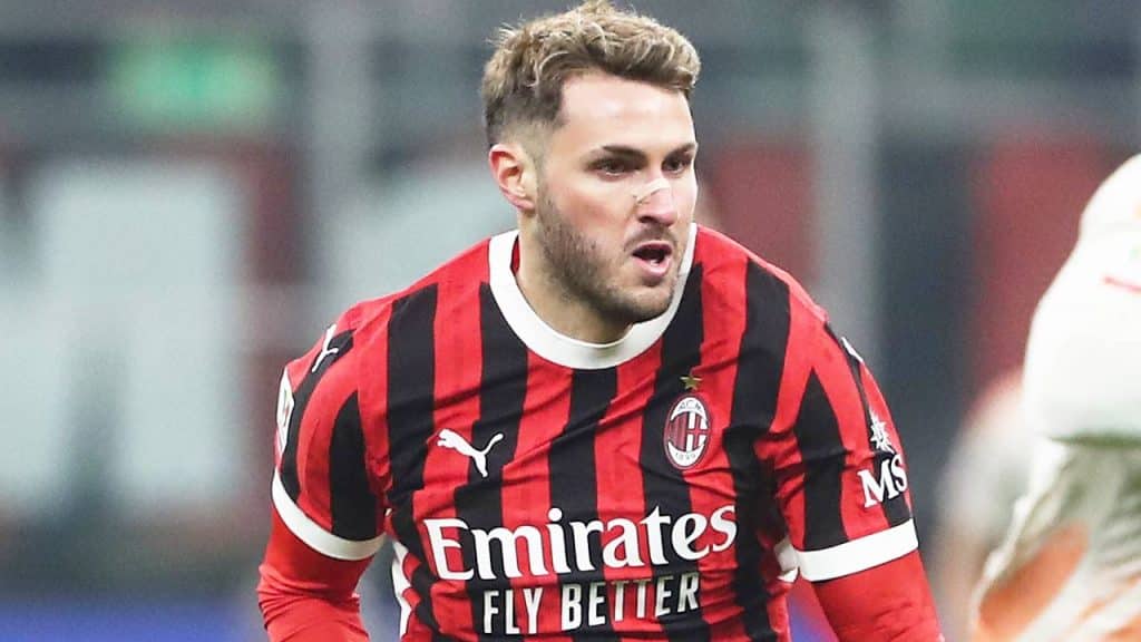 Santiago Giménez debuta con AC Milan con asistencia ante Roma - Juanfutbol