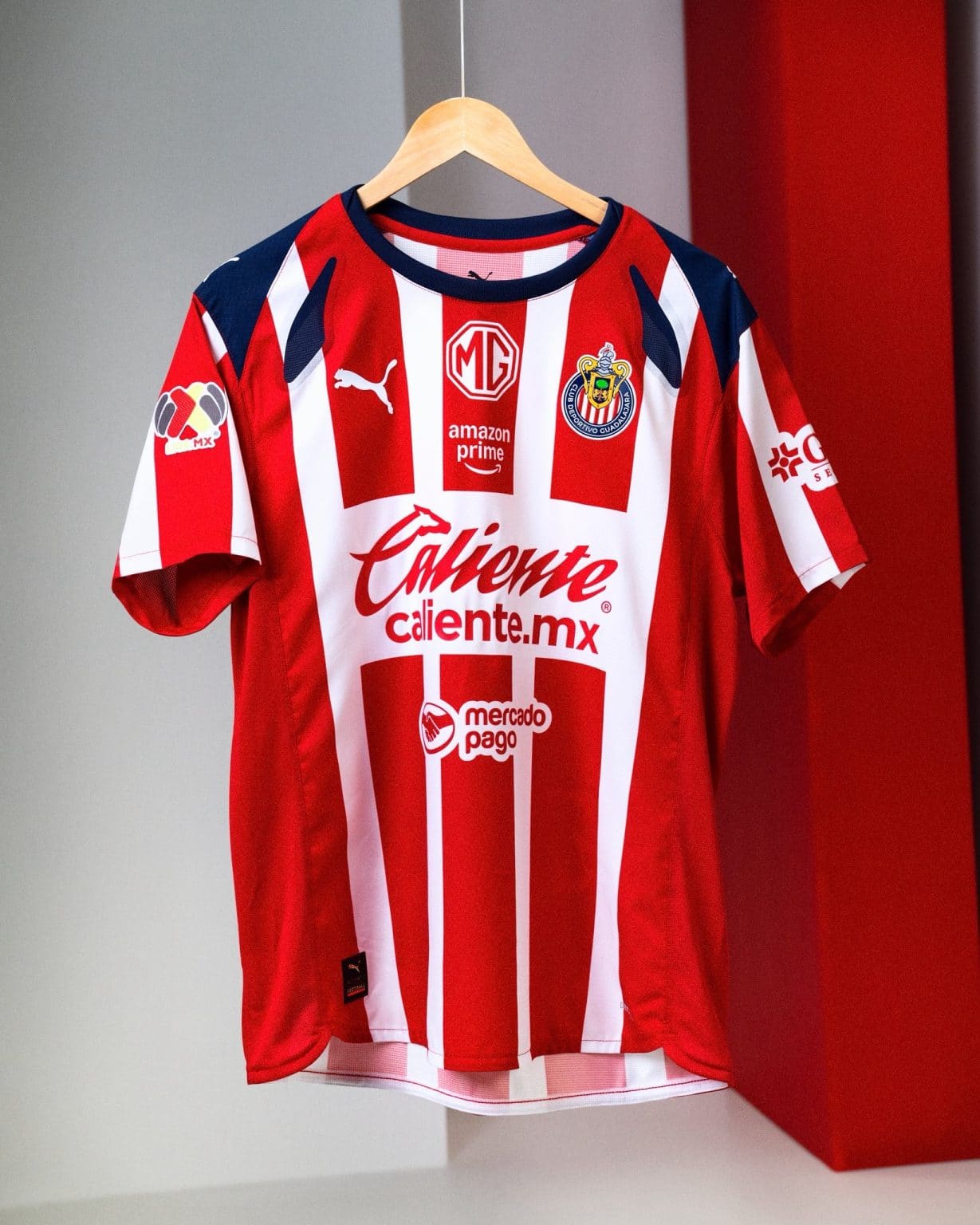 ¿Cómo es la nueva playera de Chivas para el Apertura 2025?