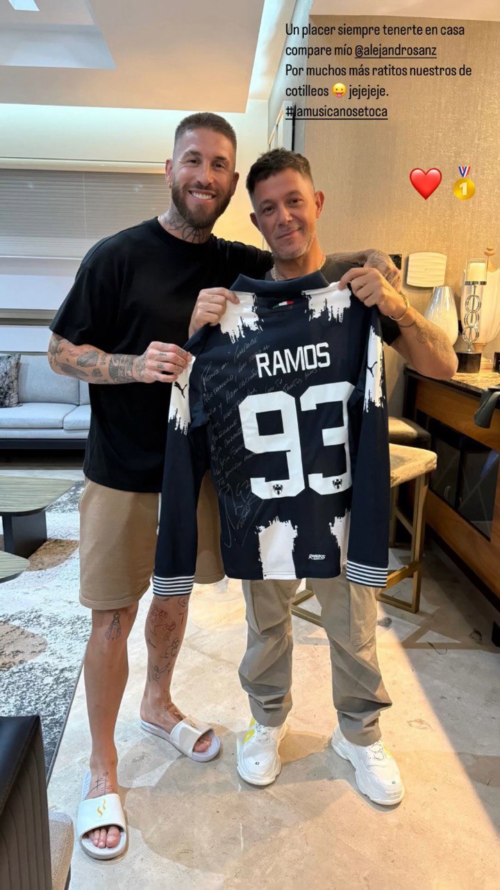 Sergio Ramos recibe la visita de un reconocido artista internacional
